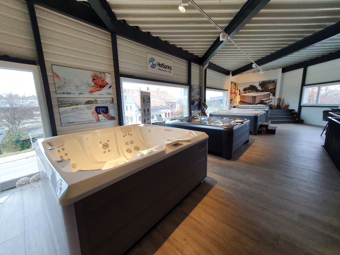 Showroom | Whirlpool Hotspring