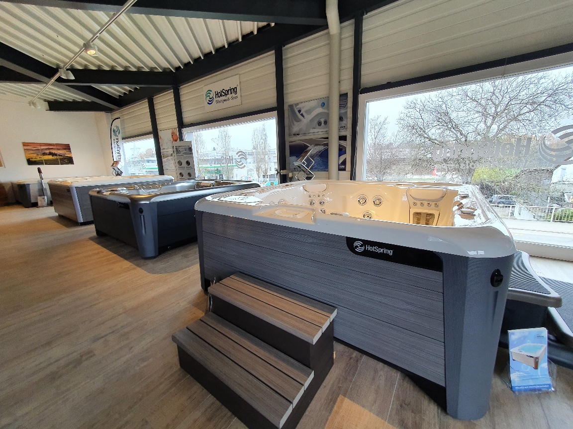 Showroom | Whirlpool Hotspring